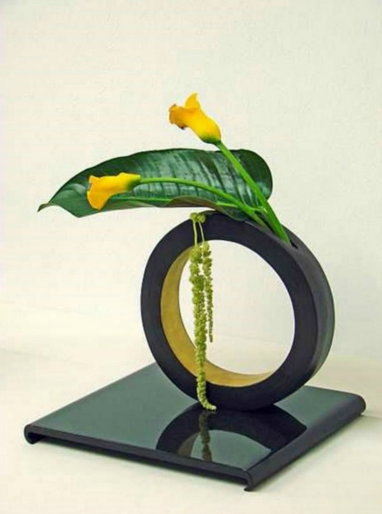 IKEBANA, THE HIGHLY DISCIPLINED ART OF JAPANESE FLOWER ARRANGEMENT
